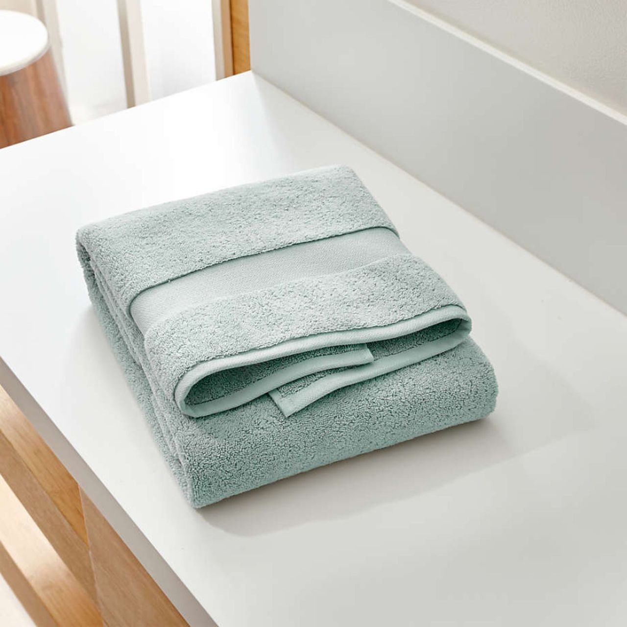 Towel colors to avoid in bathrooms: and what to buy instead | Homes and ...