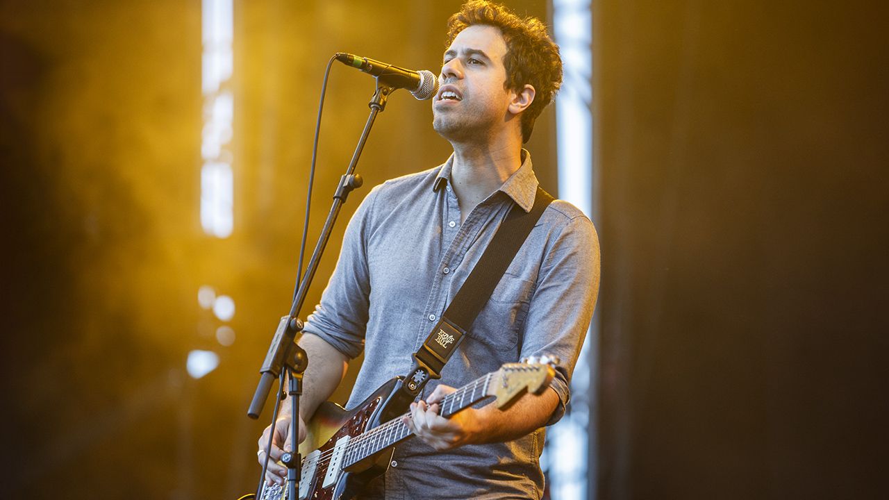 Dante DeCaro on firing up his Jazzmasters for his Hot Hot Heat return ...