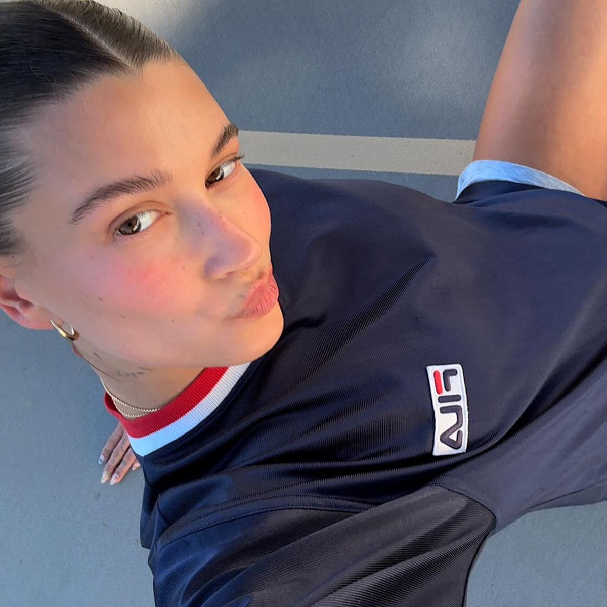 18 Products Hailey Bieber Actually Uses in Her Makeup Routine | Who ...