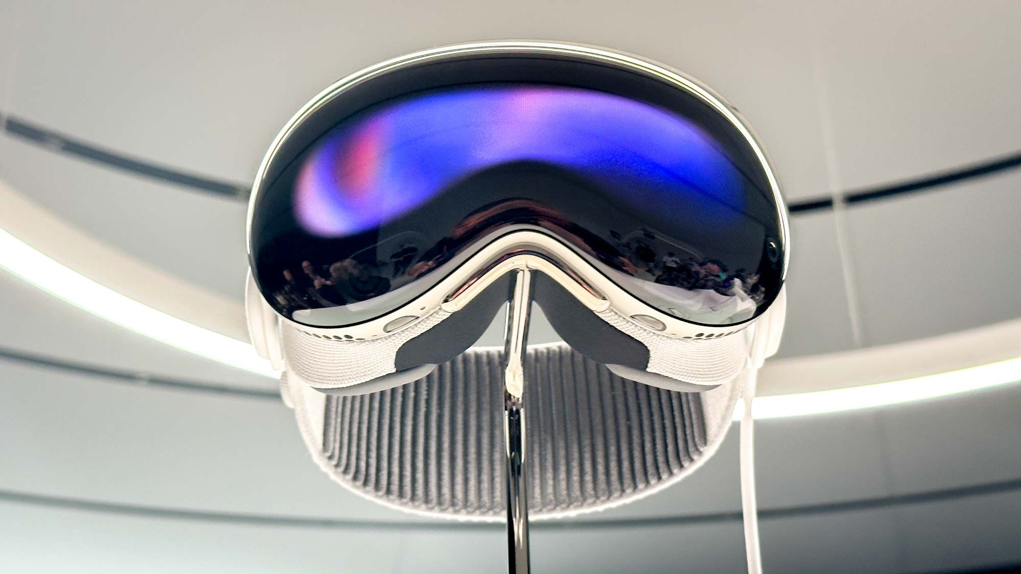 Apple Vision Air expected to launch in 2027 — lighter and half the ...