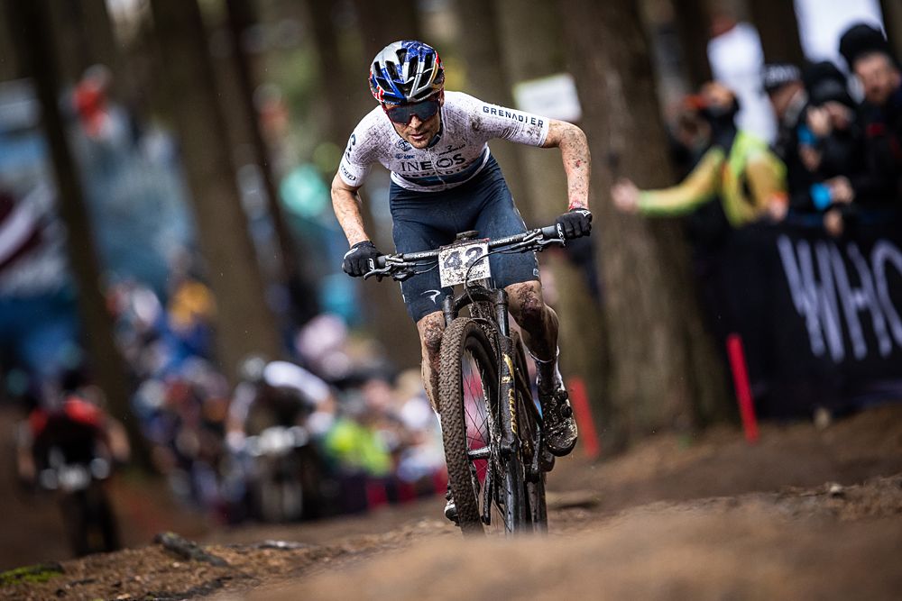 Tom Pidcock prevails in tight battle with Dubau in Nove Mesto World Cup ...