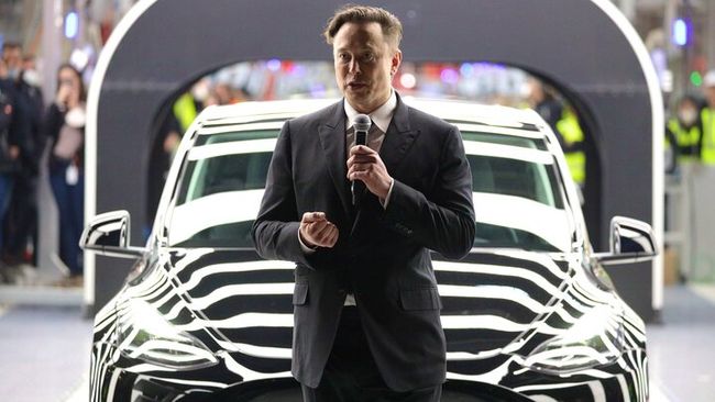 Elon Musk claims Tesla's new AI5 chip is 40x more performant than ...