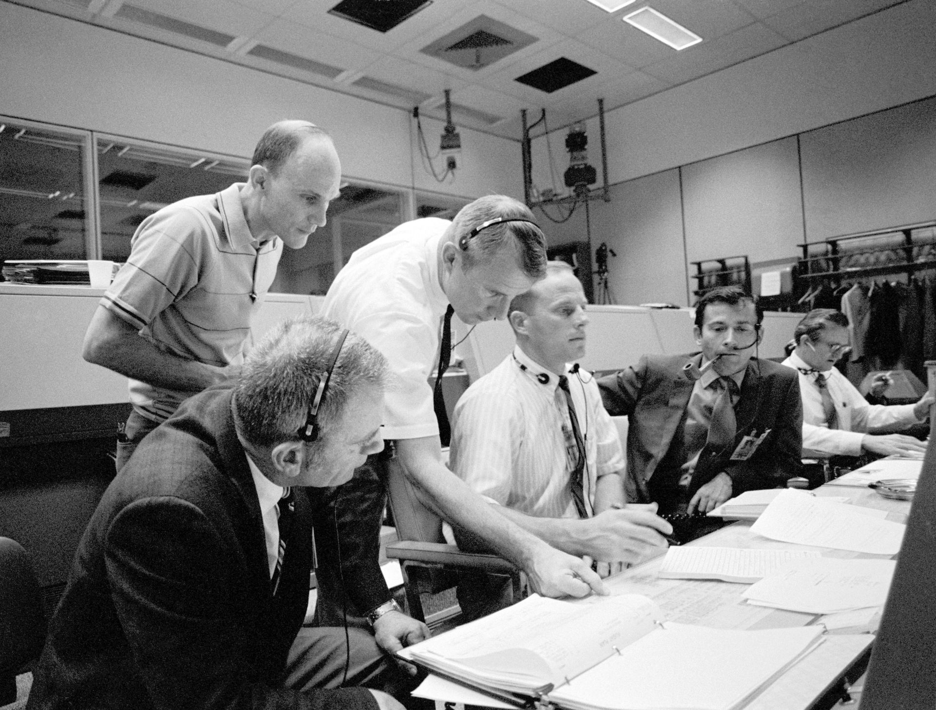 What was it like to work on Apollo 13? Mission engineers to recall the ...