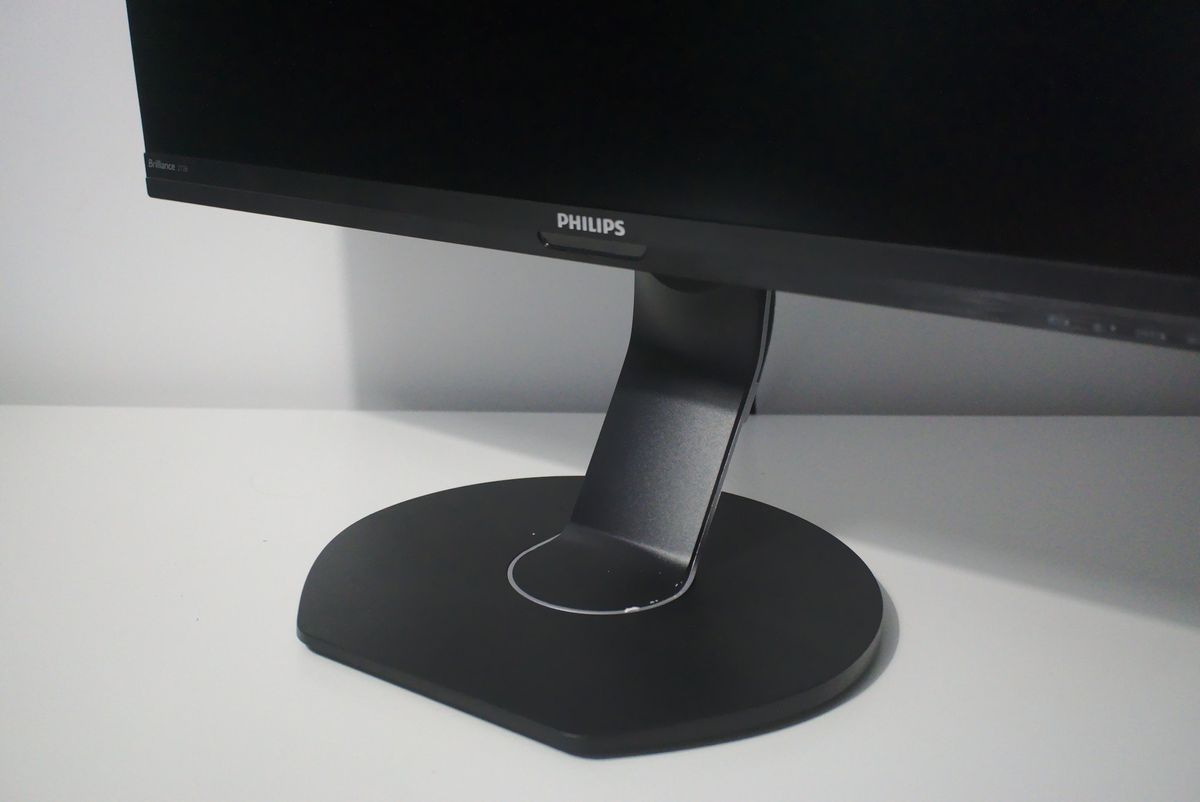 Philips Brilliance 272B7QUBHEB review: Professional monitor with plenty ...