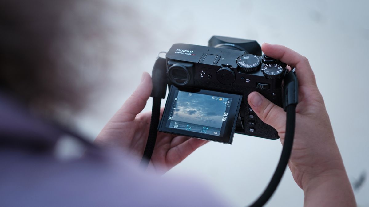 The Fujifilm GFX 100RF is the medium format compact camera I should ...
