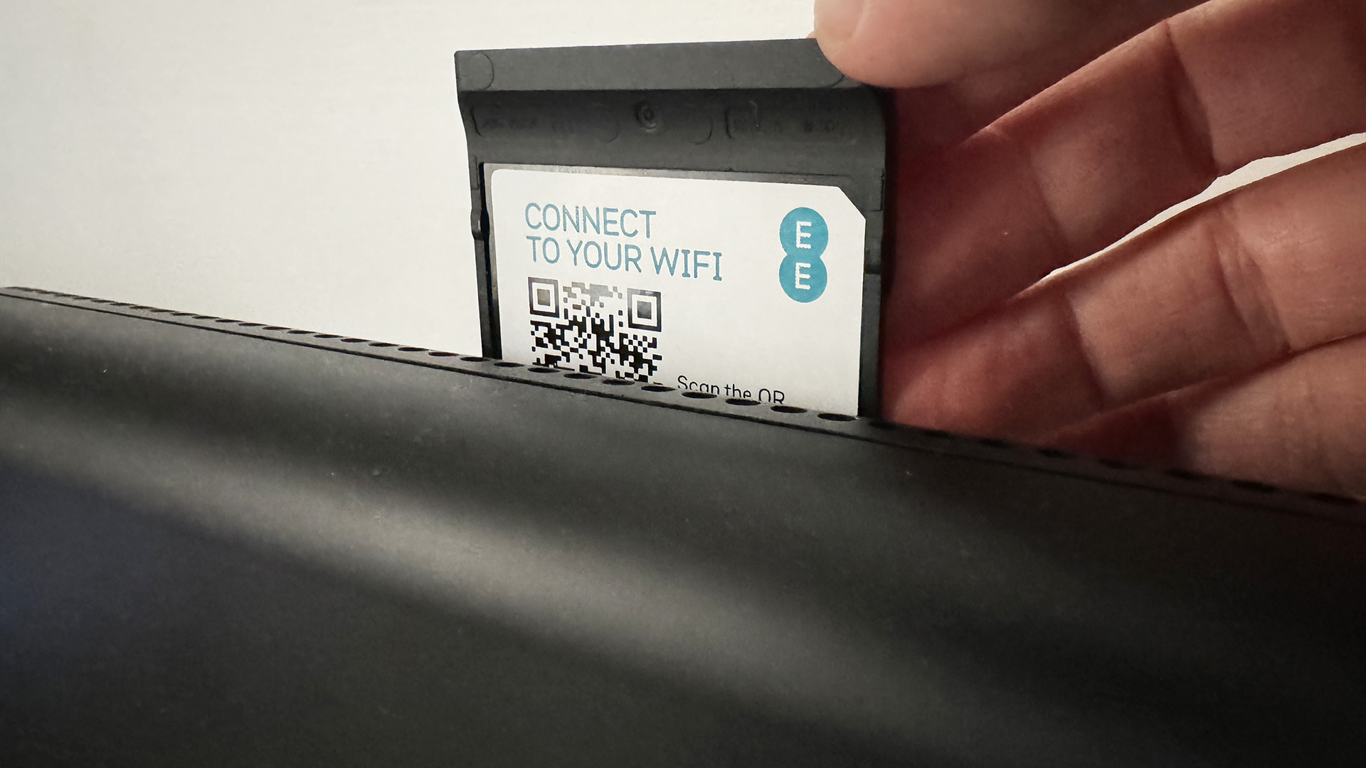 Ee Smart Hub Plus Router WiFi 6 802.11AX SH32B FTTP - Z03 Wifi Router