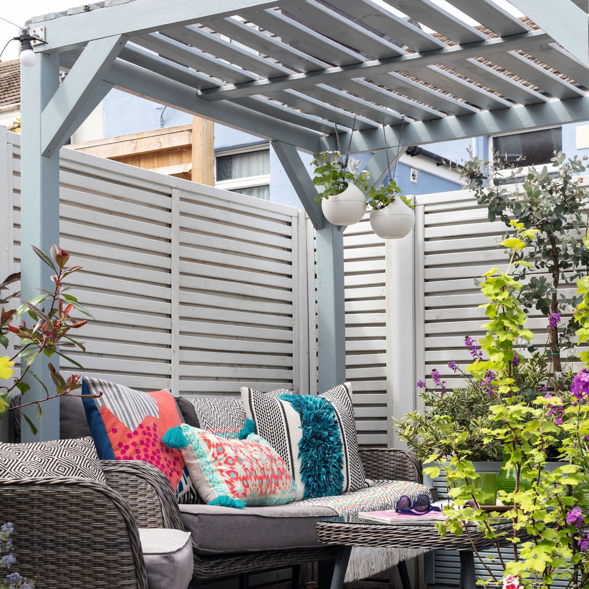 10 pergola roof ideas to add shade, style, and interest | Ideal Home