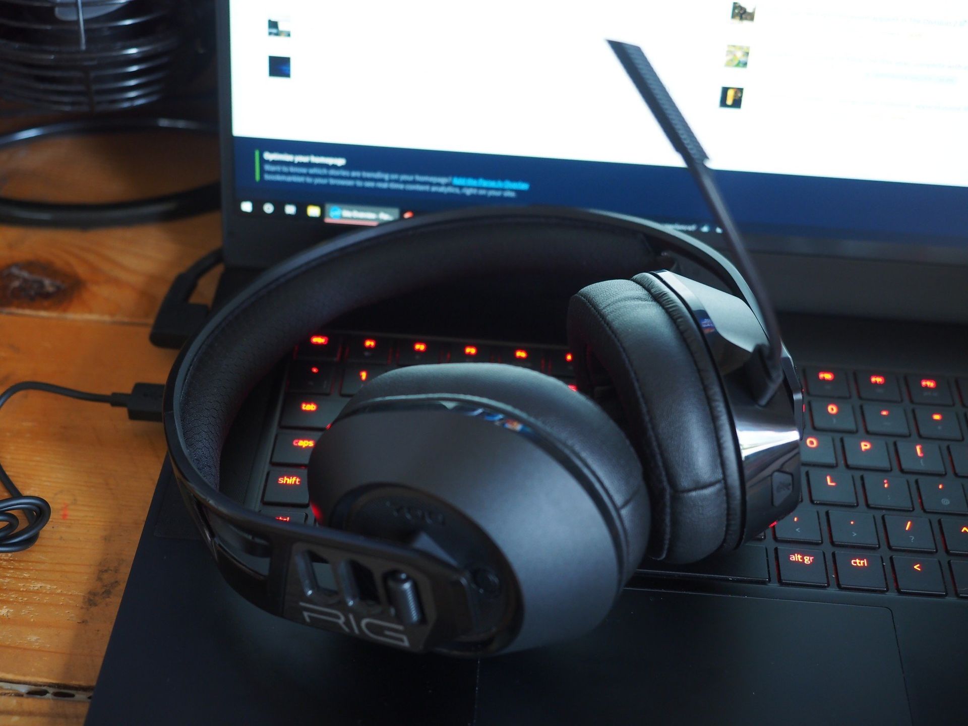 Plantronics RIG 700HX Xbox/PC wireless headset review: amazing audio at ...