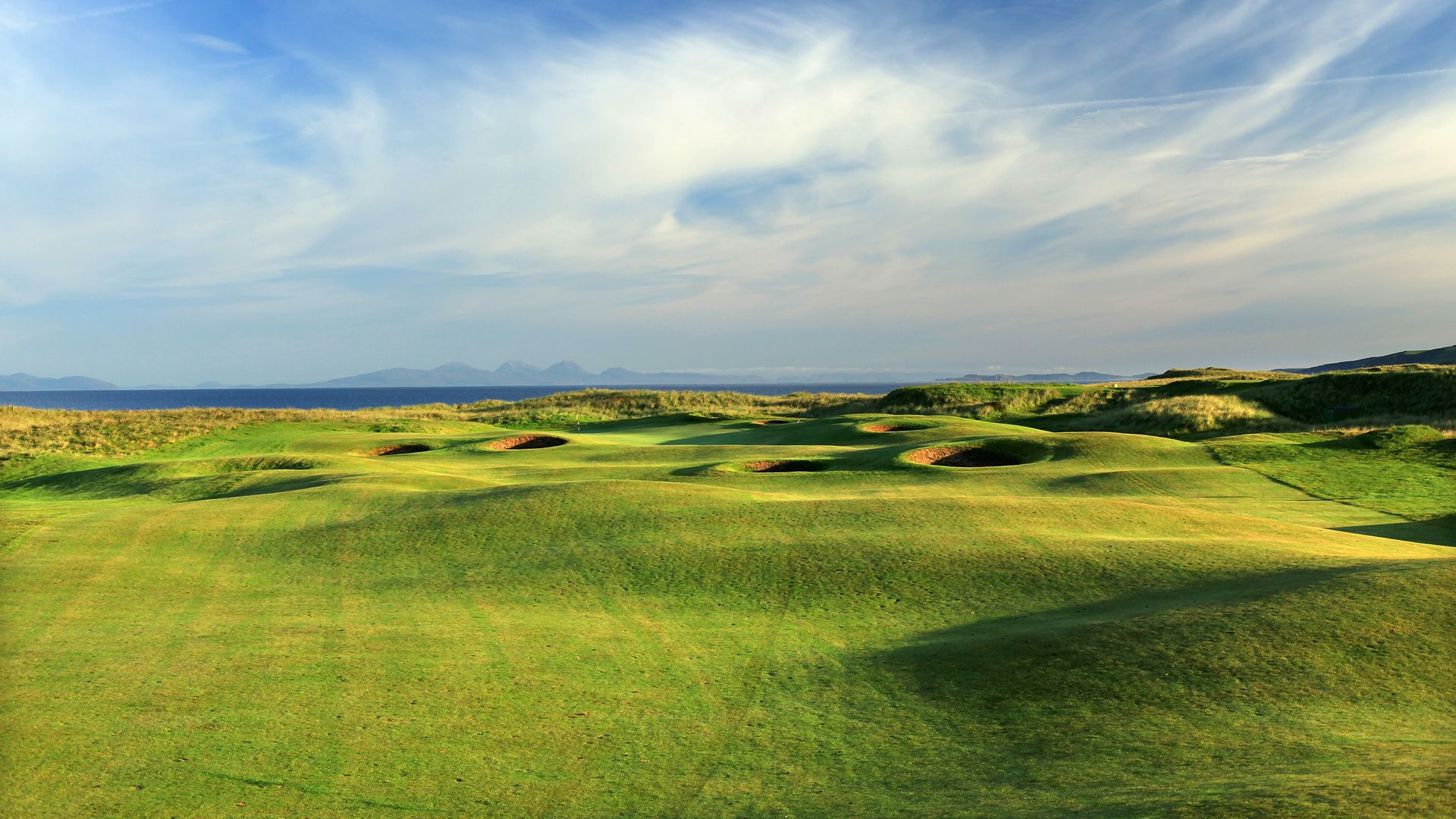 Machrihanish Golf Club: Championship Course Review, Green Fees, Tee ...