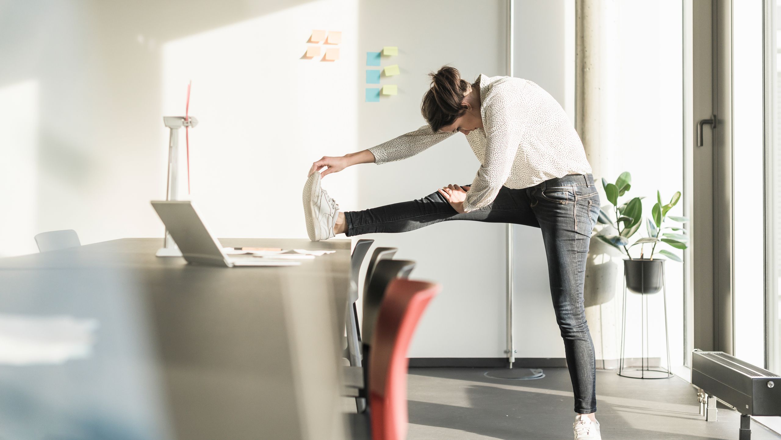 Feeling stiff after a day at your desk? A physical therapist recommends ...