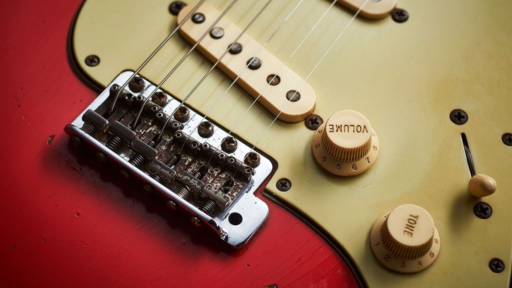 10 of the greatest Fender Stratocaster guitar tones of all time ...