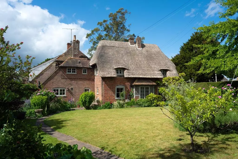 19 charming homes for sale, from picture-perfect cottages to beachside ...