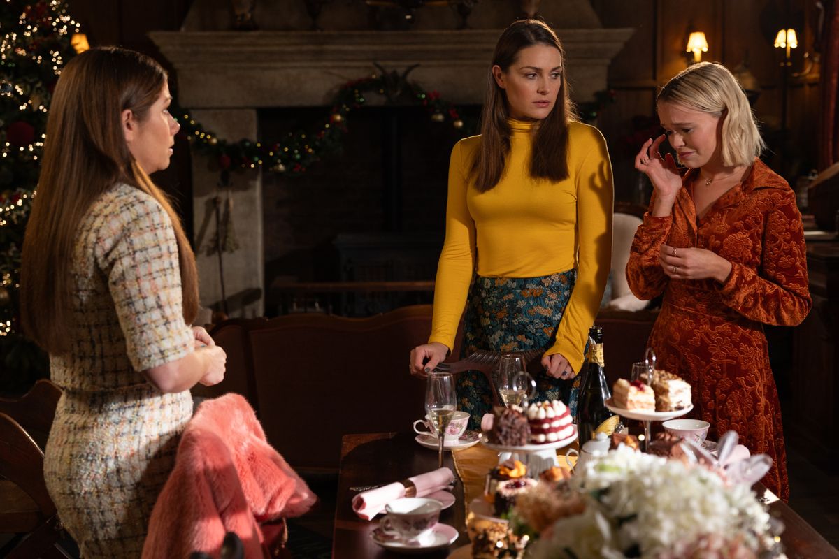 Hollyoaks spoilers: Dilly POISONS Maxine against Sienna! | What to Watch