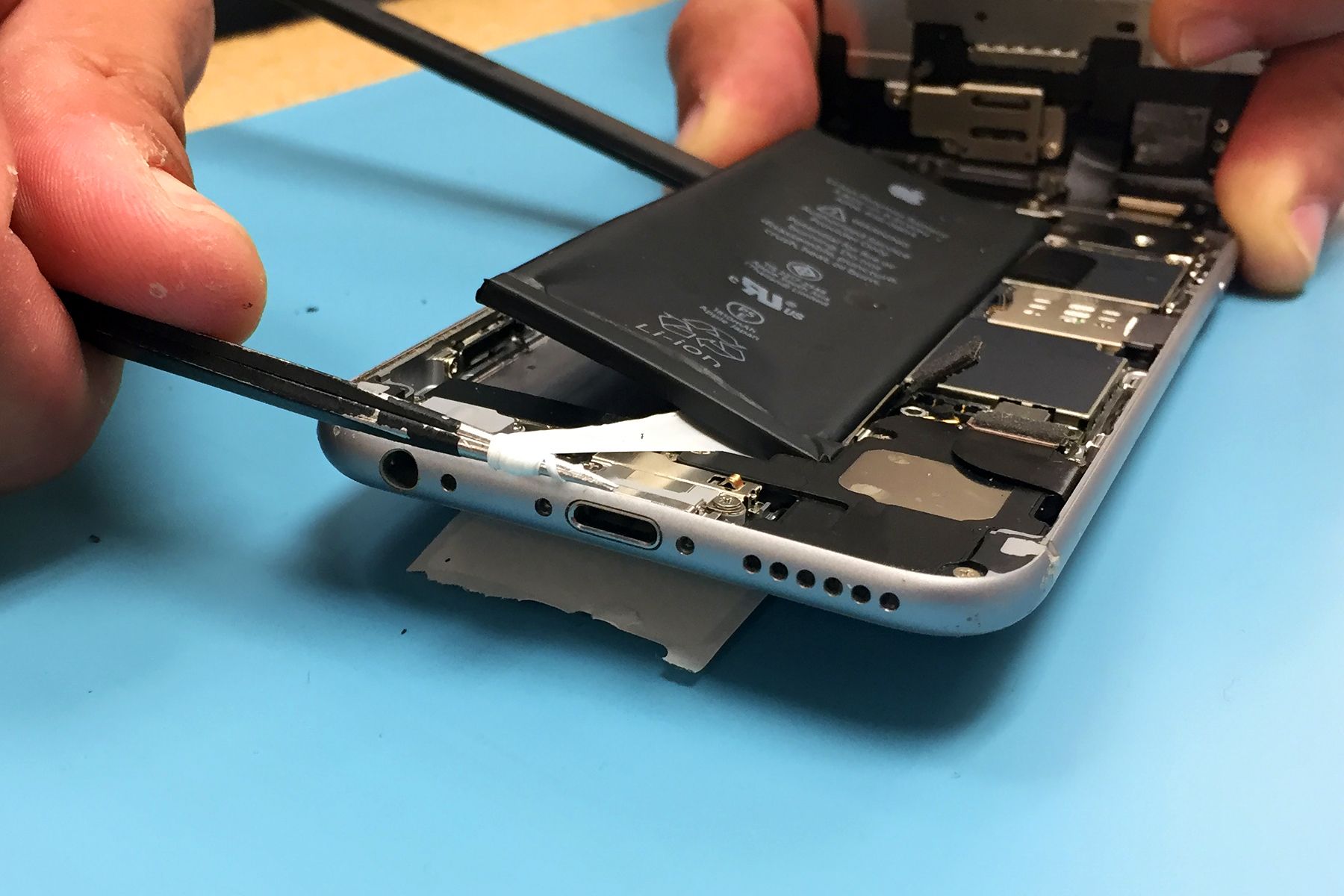 Apple makes steps toward a more flexible right to repair | iMore