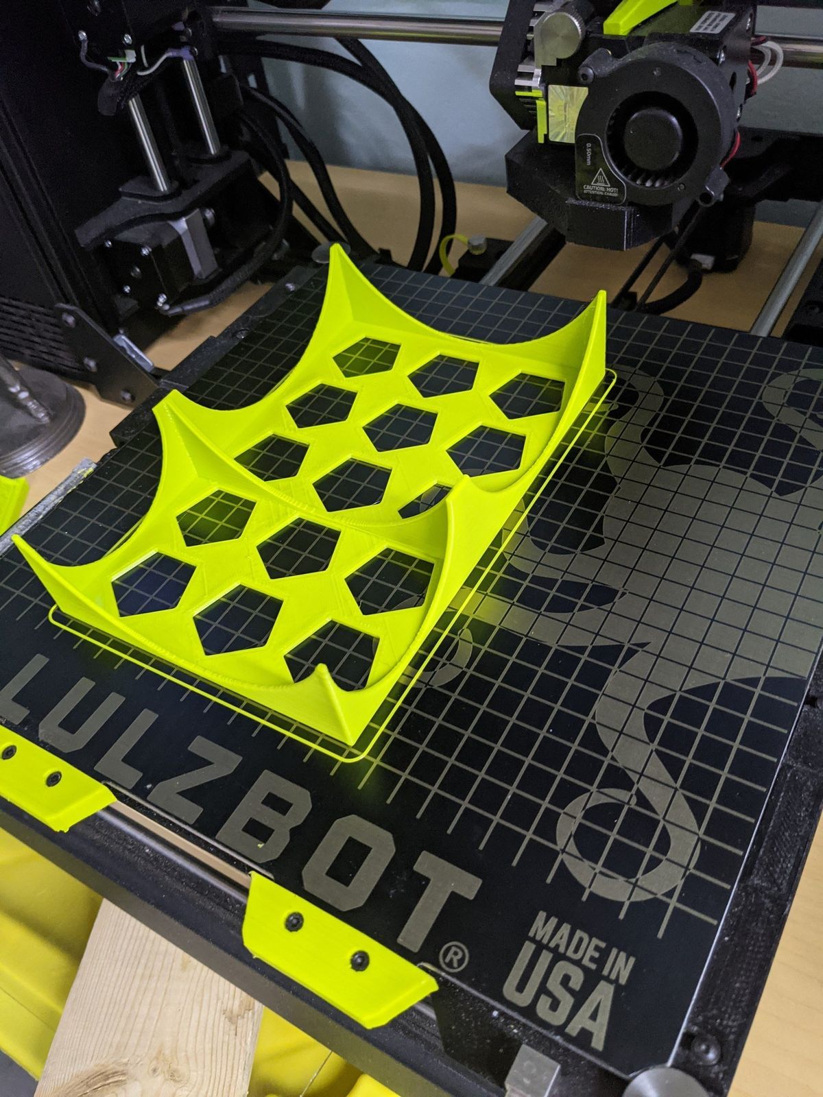 LulzBot TAZ Workhorse 3D printer review: Real power let down by old ...