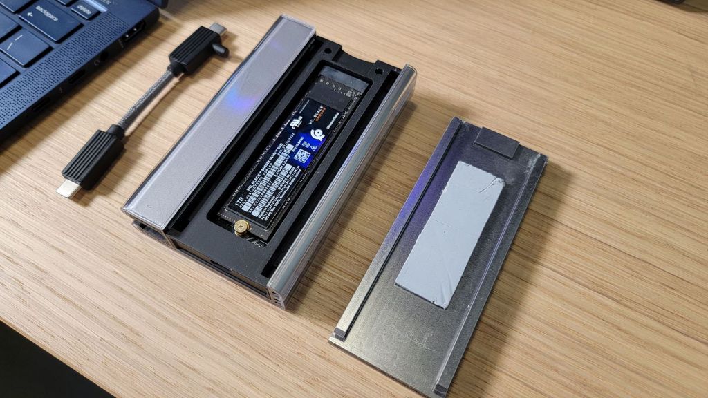 Fastest SSD Enclosure Tested: ZikeDrive Delivers 3,700 MBps via USB 4 ...