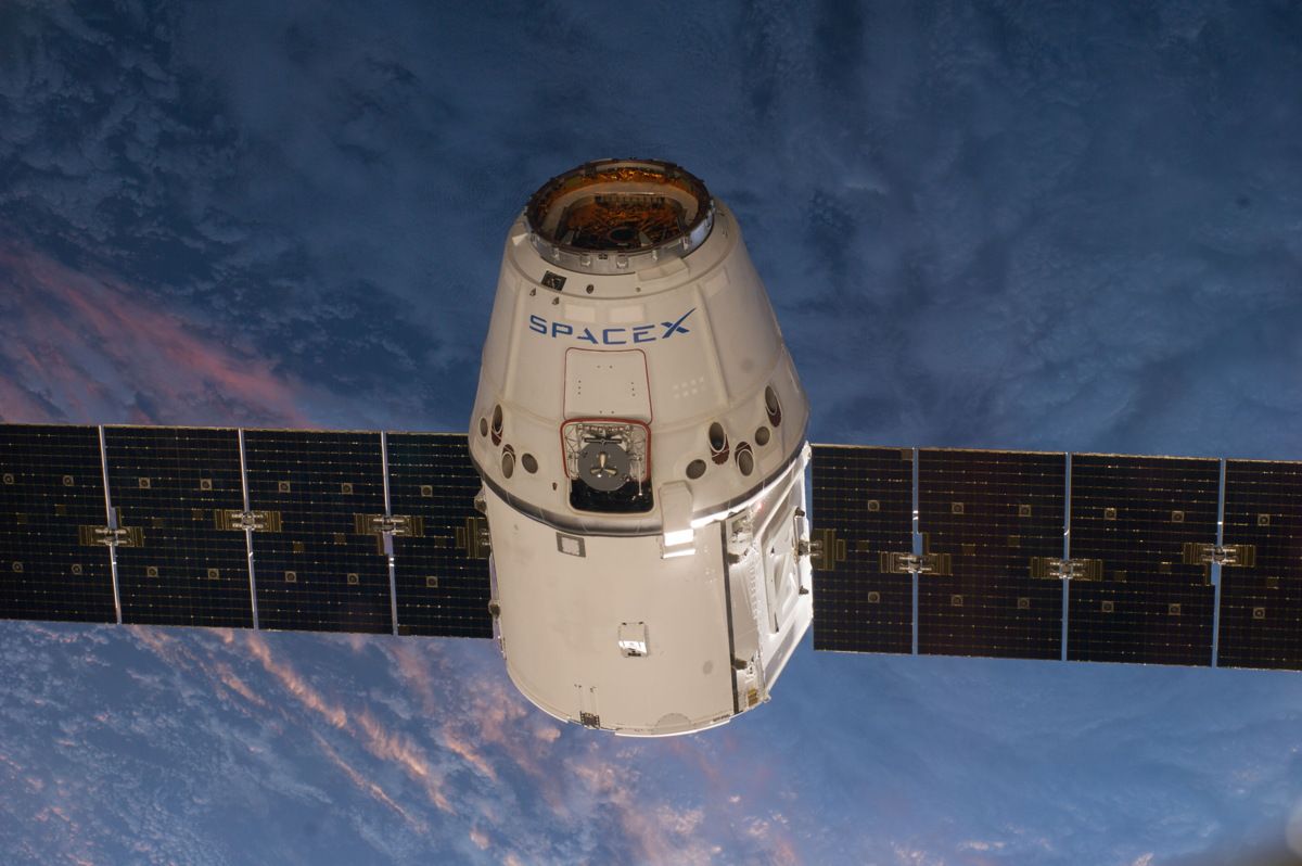 SpaceX to Unveil Manned Dragon Spaceship Next Week | Space