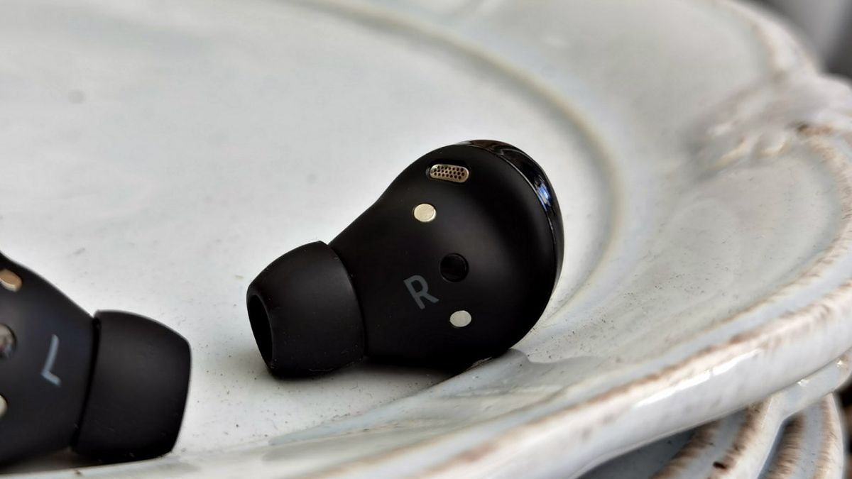 AirPods 3 vs Samsung Galaxy Buds Pro: the true wireless earbuds ...