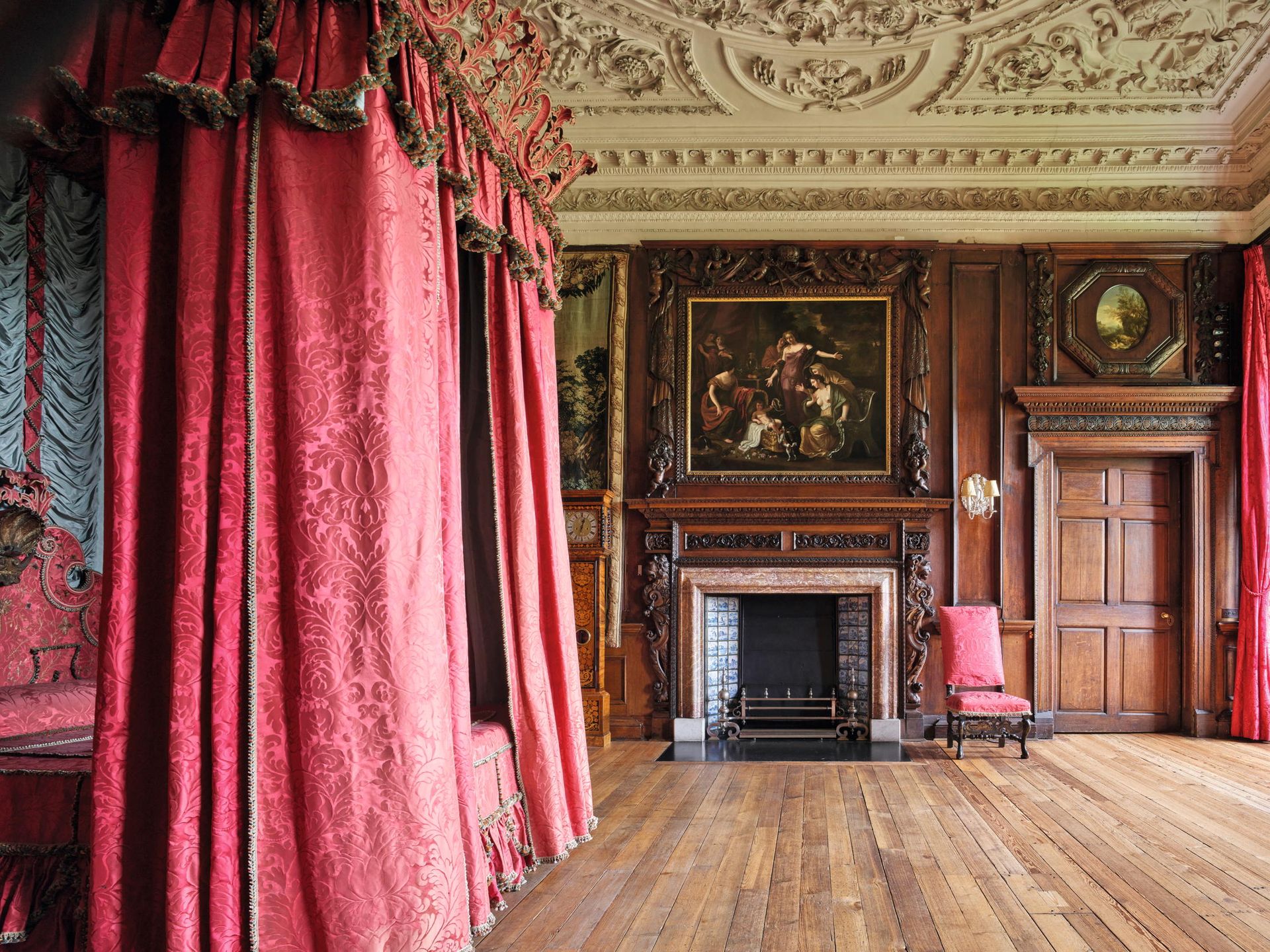 Holyrood: Inside The King's official residence in Scotland, from throne ...