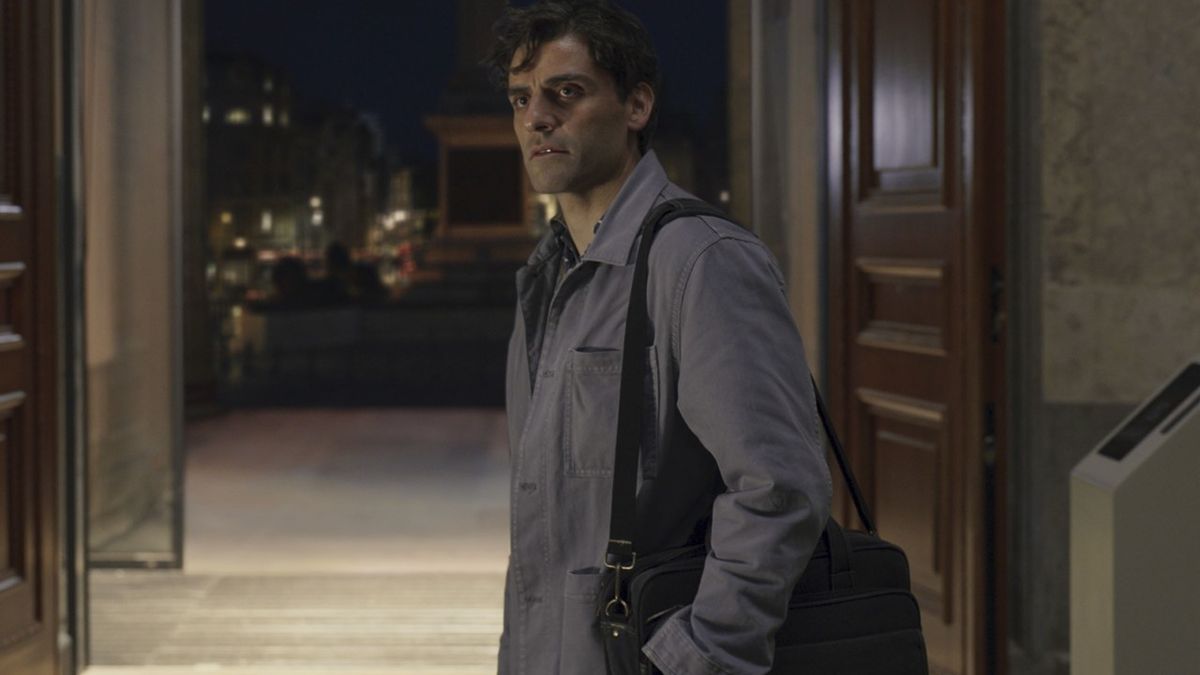 Why Moon Knight Director Calls Oscar Isaac A ‘Genius’ For The Way He ...