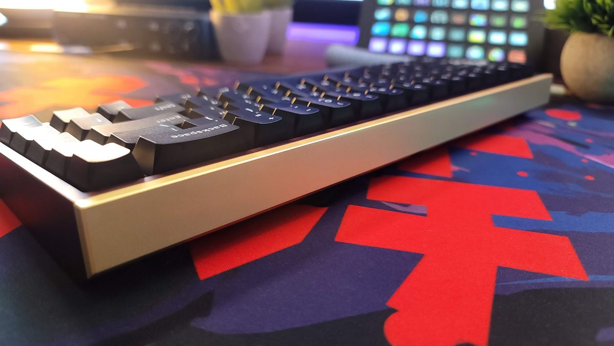 Mode SixtyFive Custom Keyboard Review: Exceptional Customization | Tom ...