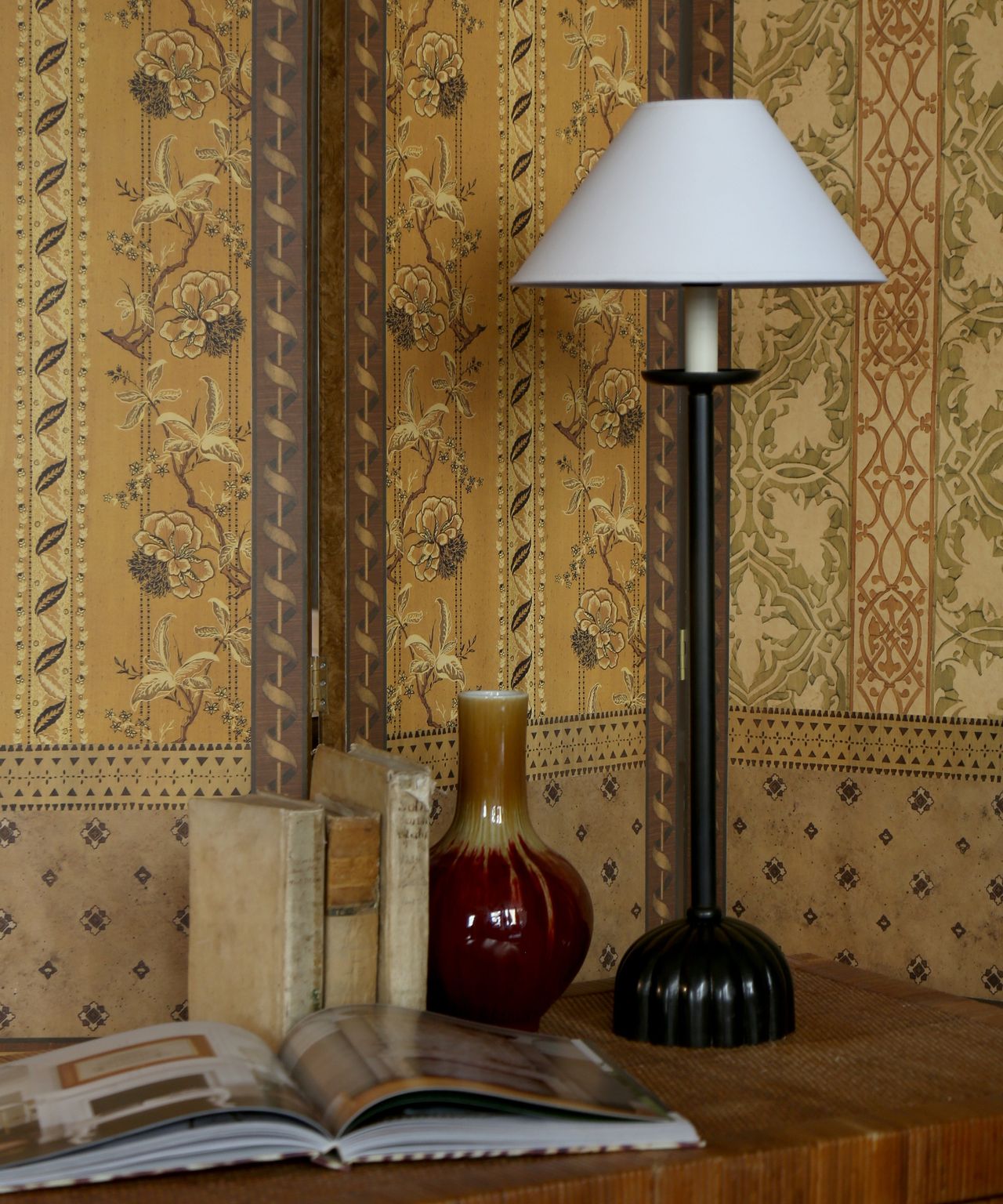 Wallpaper borders have had a modern revamp for 2022 | Homes and Gardens