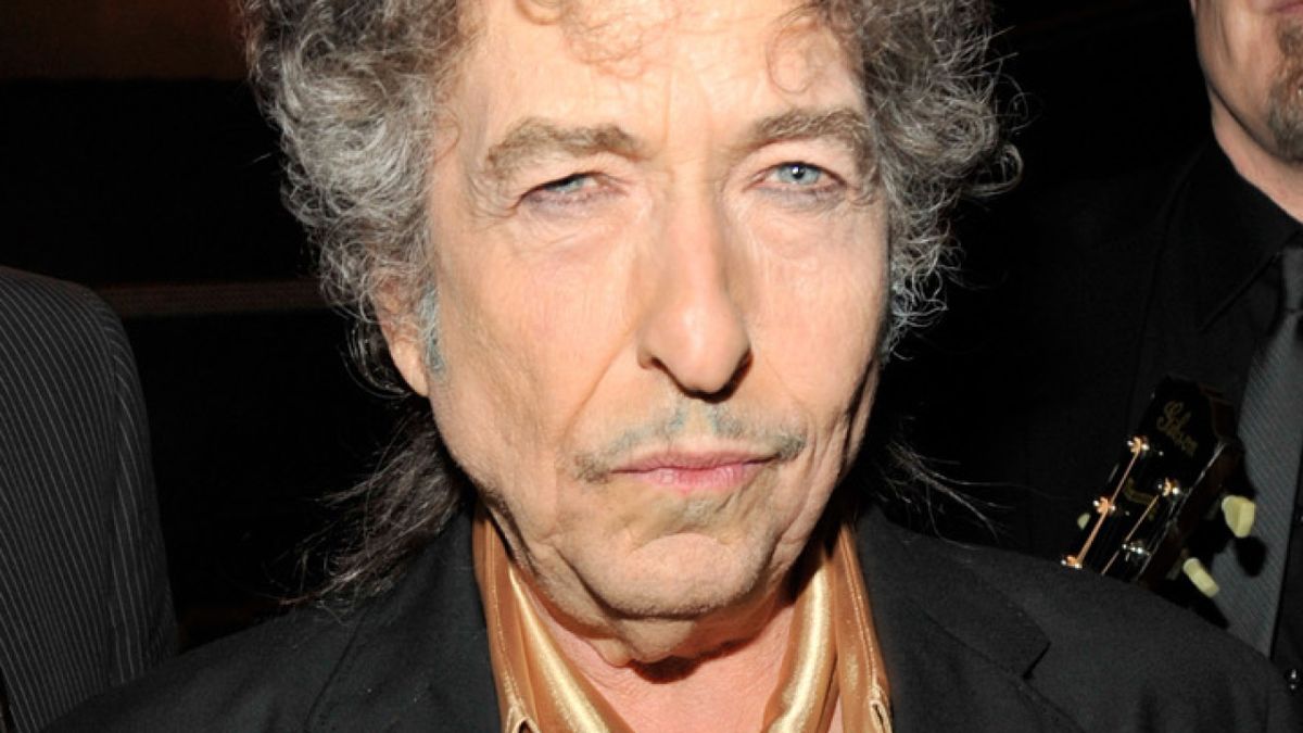 Dylan to give away Shadows In The Night | Louder