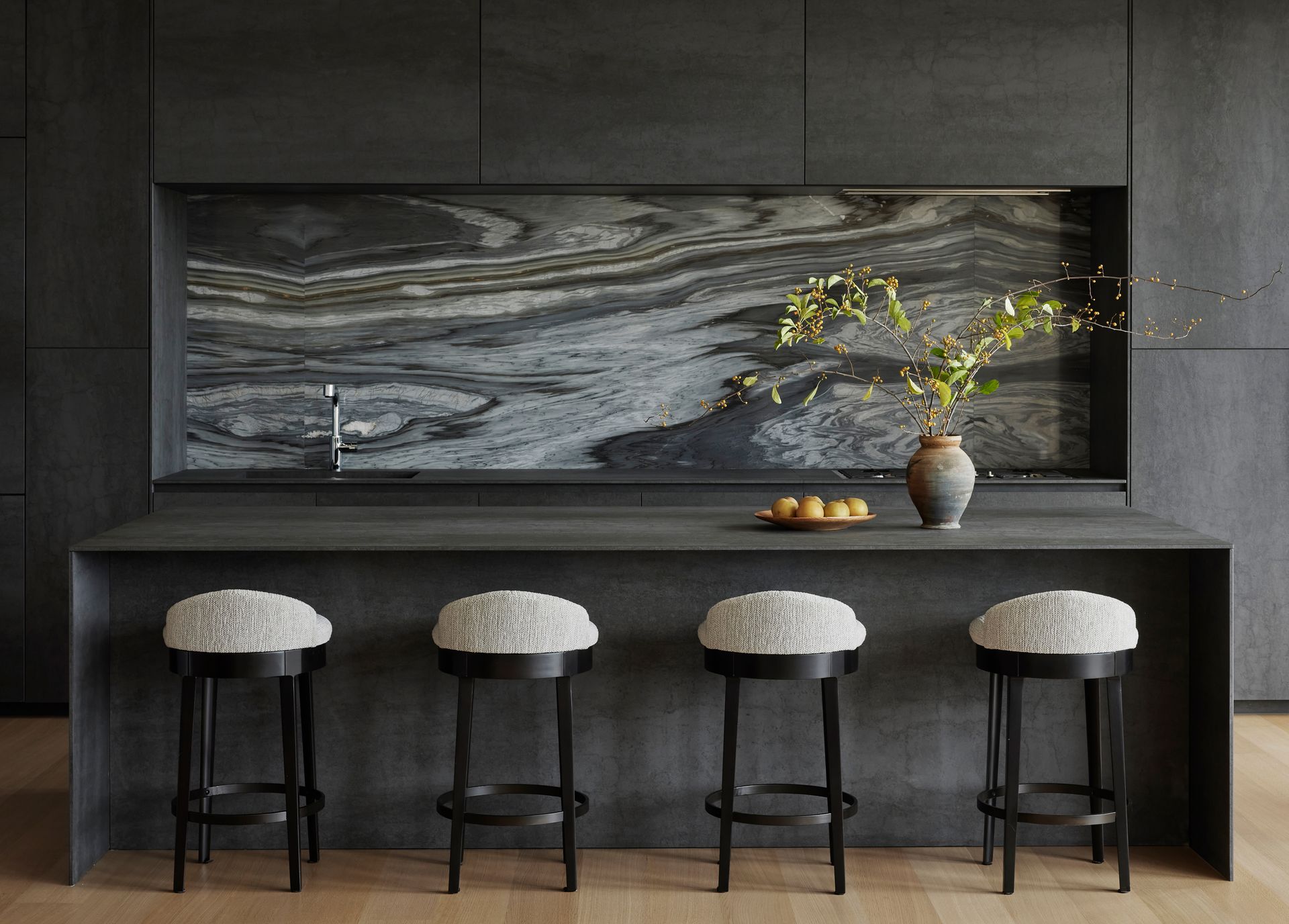12 Minimalist Kitchens That Perfect Pared-Back Style | Livingetc