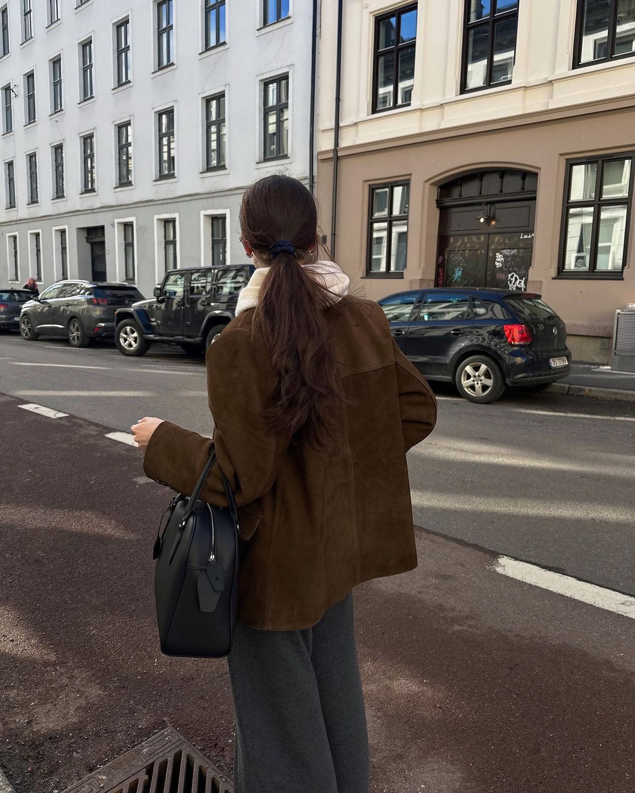 4 Chic, Expert-Approved Hairstyles for Long-Haul Flights | Who What Wear