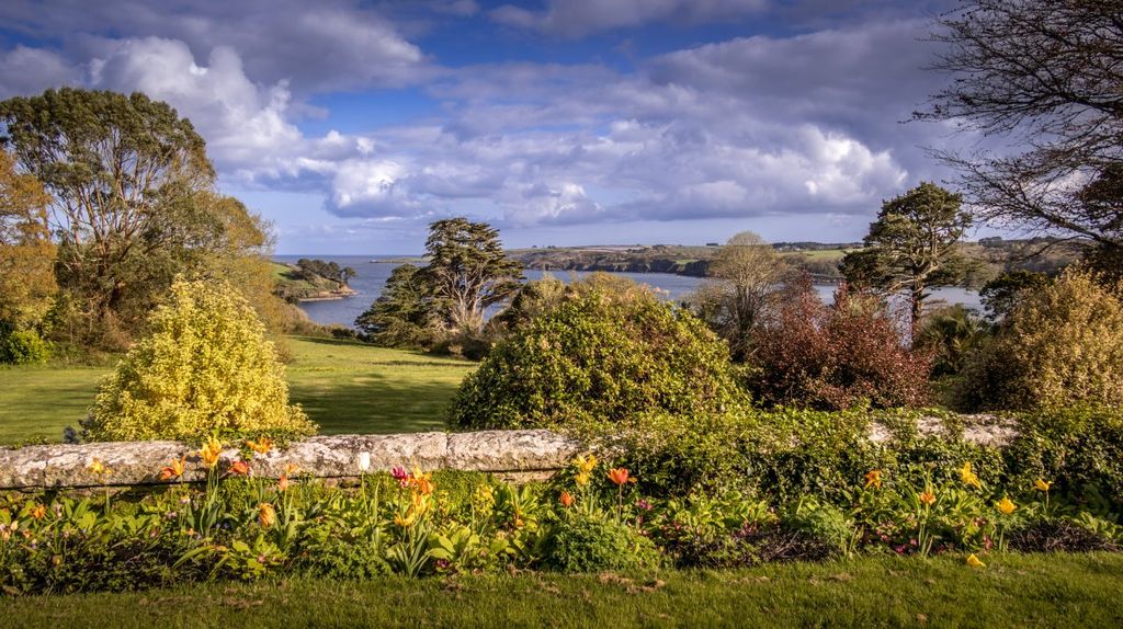 Seven of the UK’s best Arts and Crafts buildings — and you can stay in ...