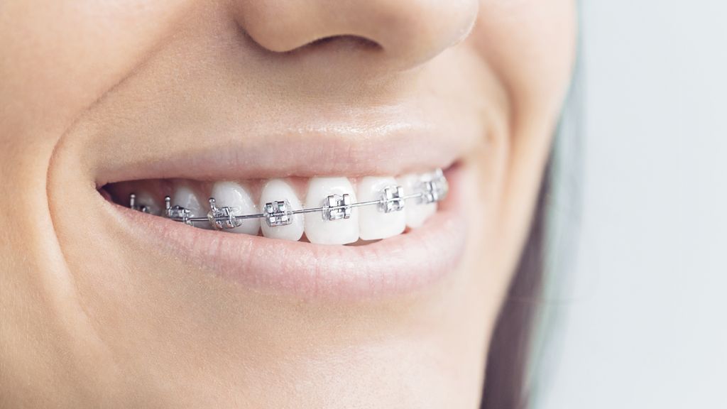 How to floss your teeth properly—simple, quick instructions | Woman & Home