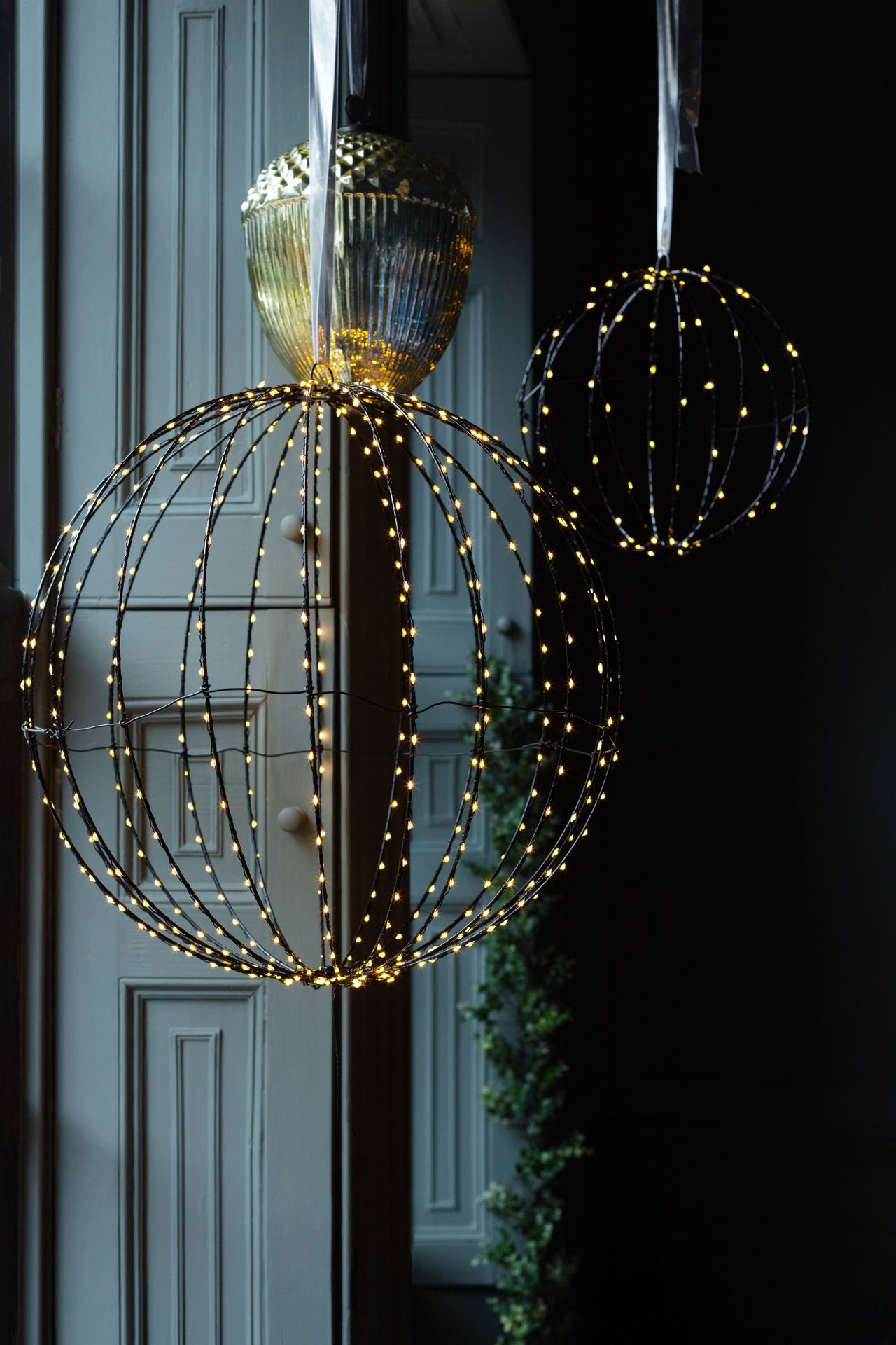 Christmas window lighting ideas | Livingetc