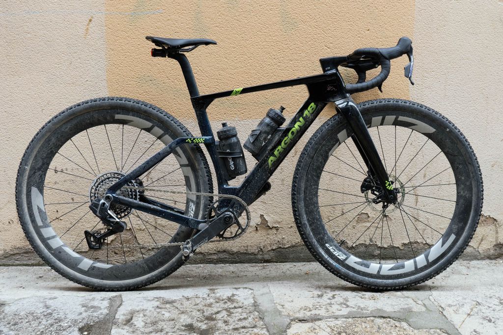 Like shooting fish in a barrel – I spotted a new Argon18 aero gravel ...
