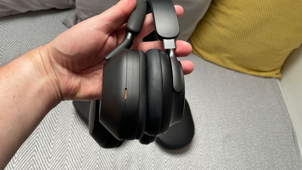 Bose QuietComfort Ultra Headphones review: sound quality and noise ...