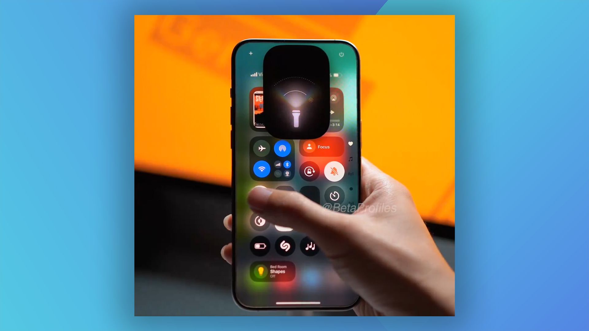 Apple's new iPhone flashlight UI has no business looking this good ...