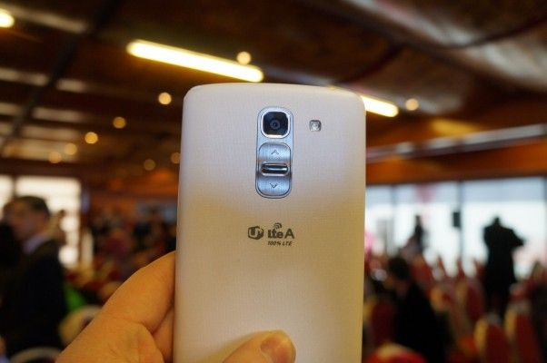 LG G Pro 2 Hands-on: 5.9-inch Display, Quad-Core CPU, Improved Camera ...