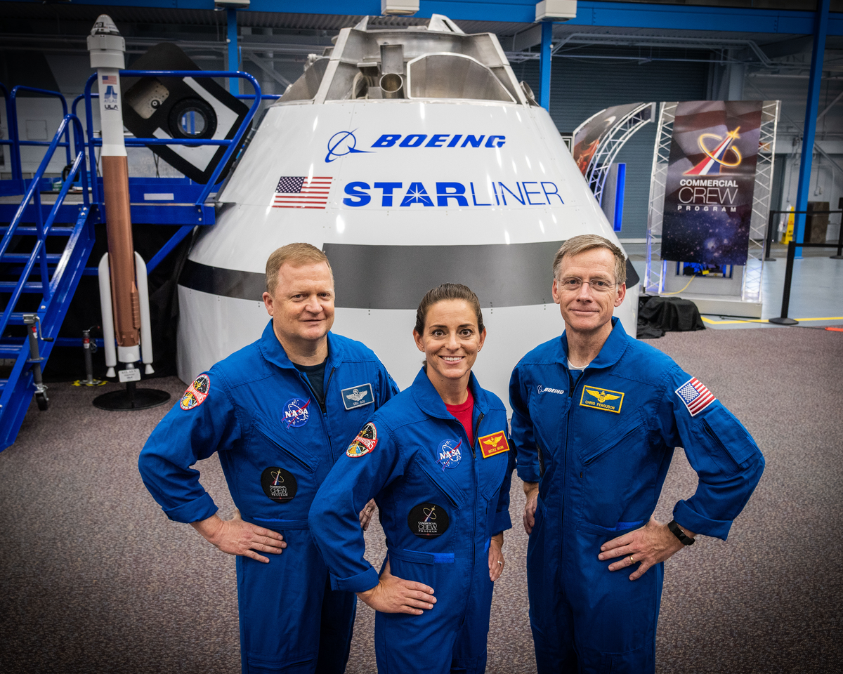 Meet the Astronauts: Here's Who Will Fly SpaceX and Boeing's First ...