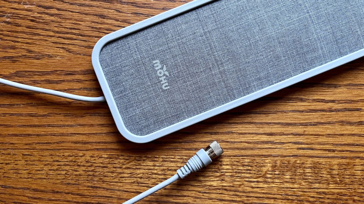 Mohu Vibe review: a compact, powerful, and attractive indoor TV antenna ...