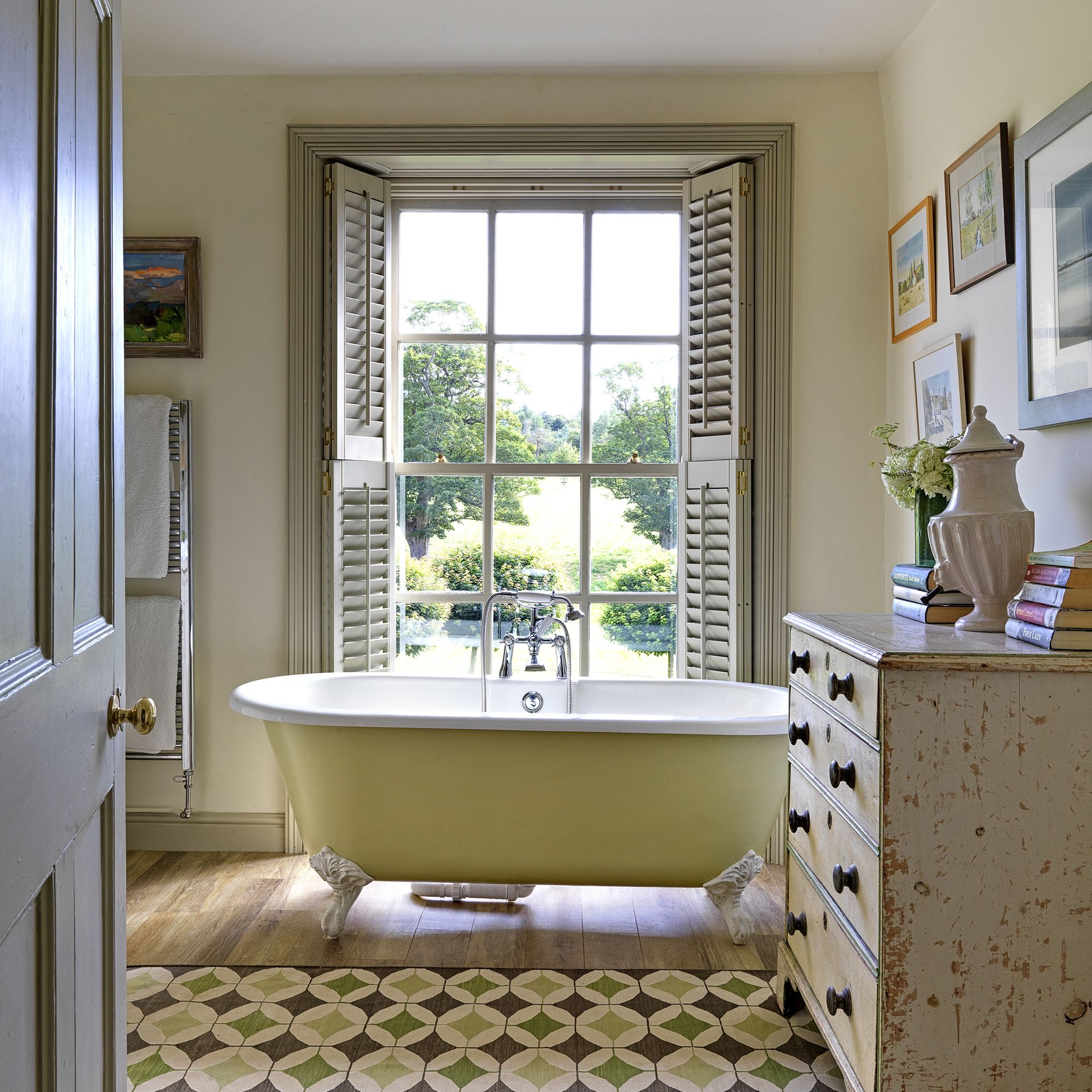 Inside the designer's home: Birdie Fortescue's picture-perfect house in ...