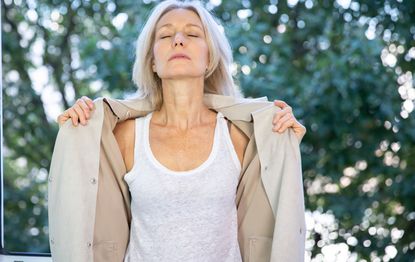 Menopause symptoms: What are signs of menopause starting? | GoodTo