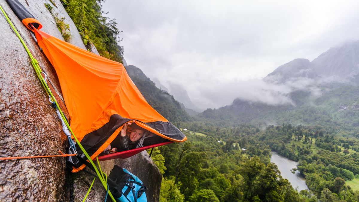 How do rock climbers sleep? Welcome to the world of cliff camping ...