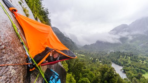 How do rock climbers sleep? Welcome to the world of cliff camping ...