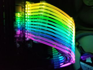 Lian Li Strimer Review: 24-Pin Rainbow - Tom's Hardware | Tom's Hardware