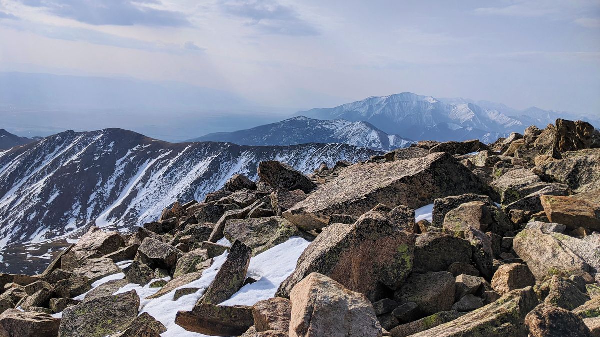 What is a boulder field in hiking? | Advnture