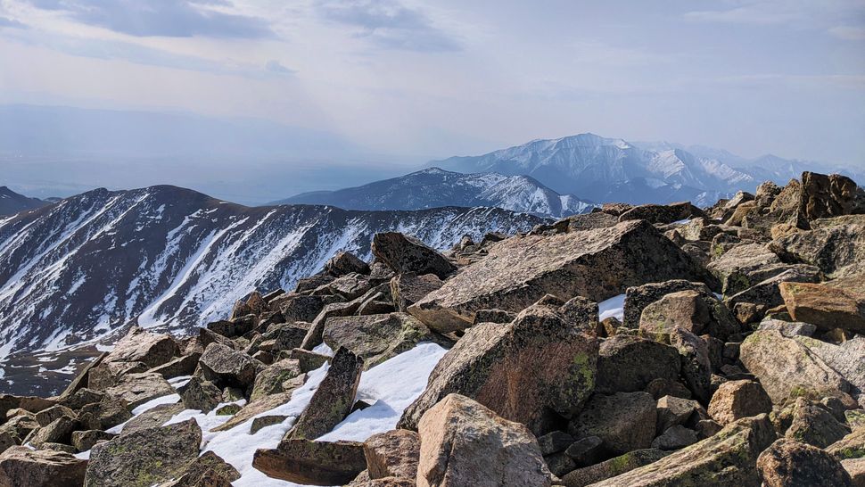What is a boulder field in hiking? | Advnture