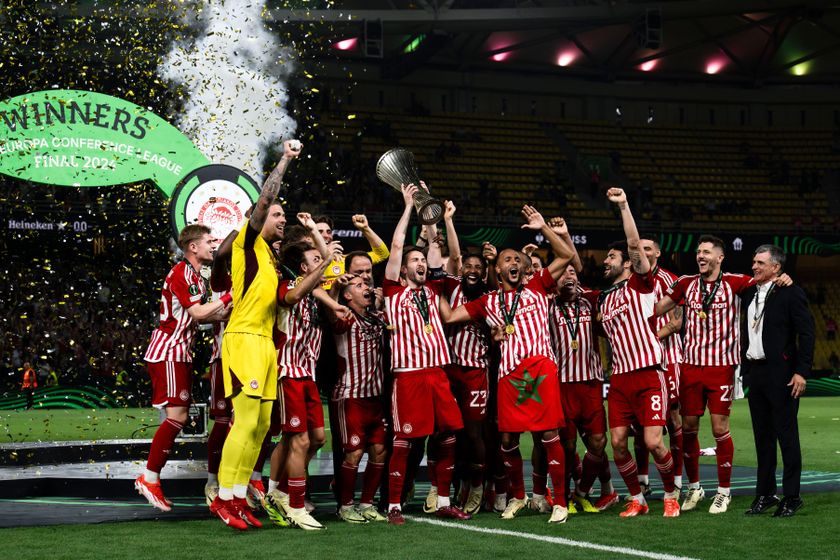 Famous football clubs that play in stripes | FourFourTwo