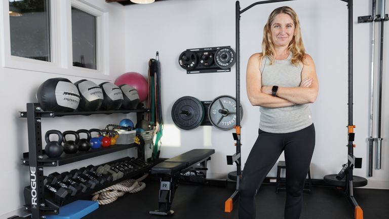 Do lunges throw you off balance? Here’s how a pro trainer simplifies ...