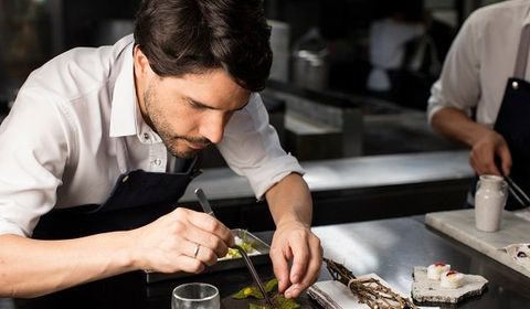 The 8 Best Netflix Original Food Shows, Ranked | Cinemablend