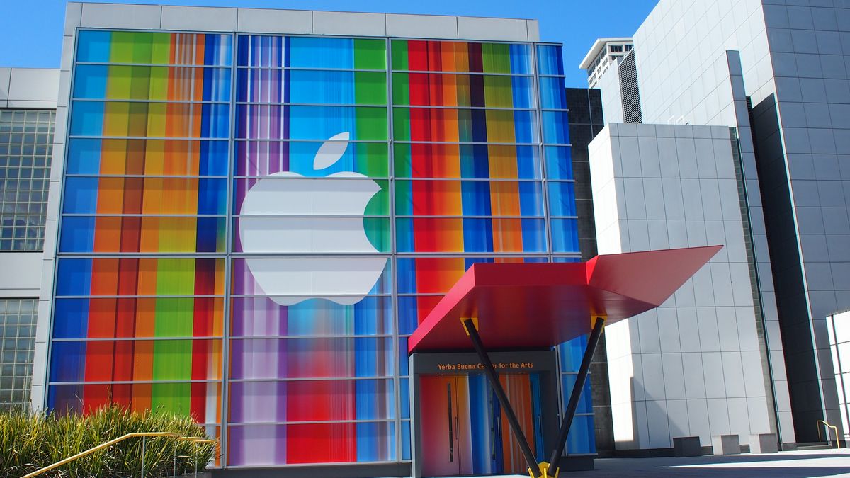 Apple makes final preparations for iPhone 5 with cryptic banner | TechRadar