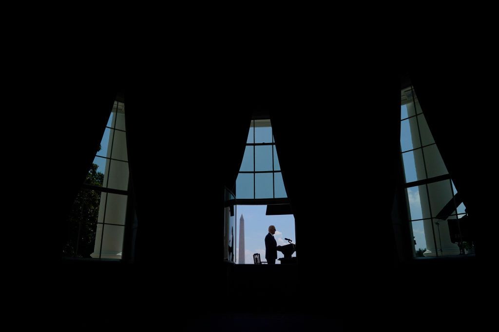 Who is Evan Vucci? The Pulitzer prize winning photographer who captured ...